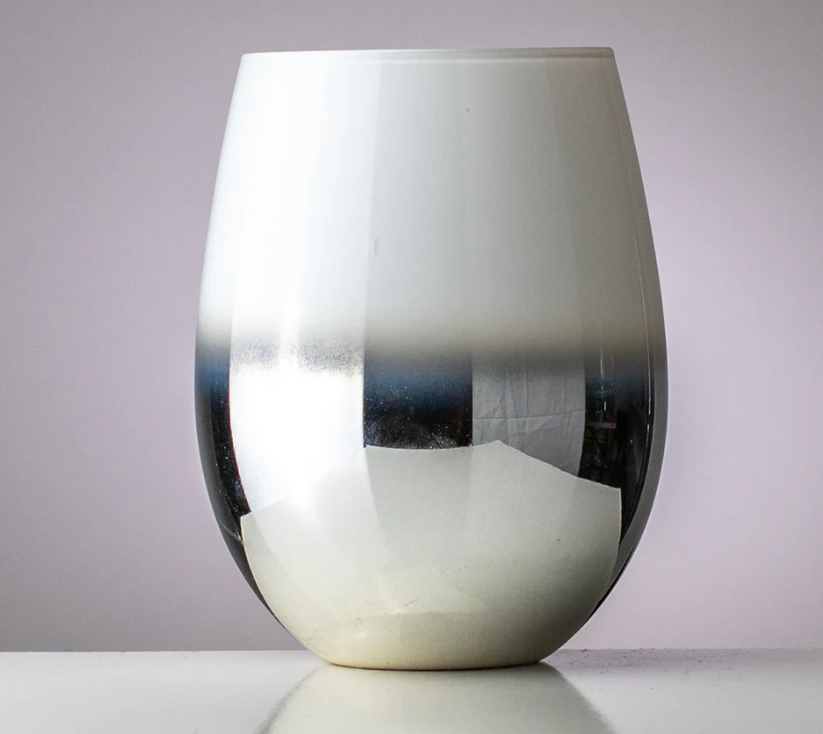 Donovan Ombre 12 oz – Volume 109 Scented Candle Co.